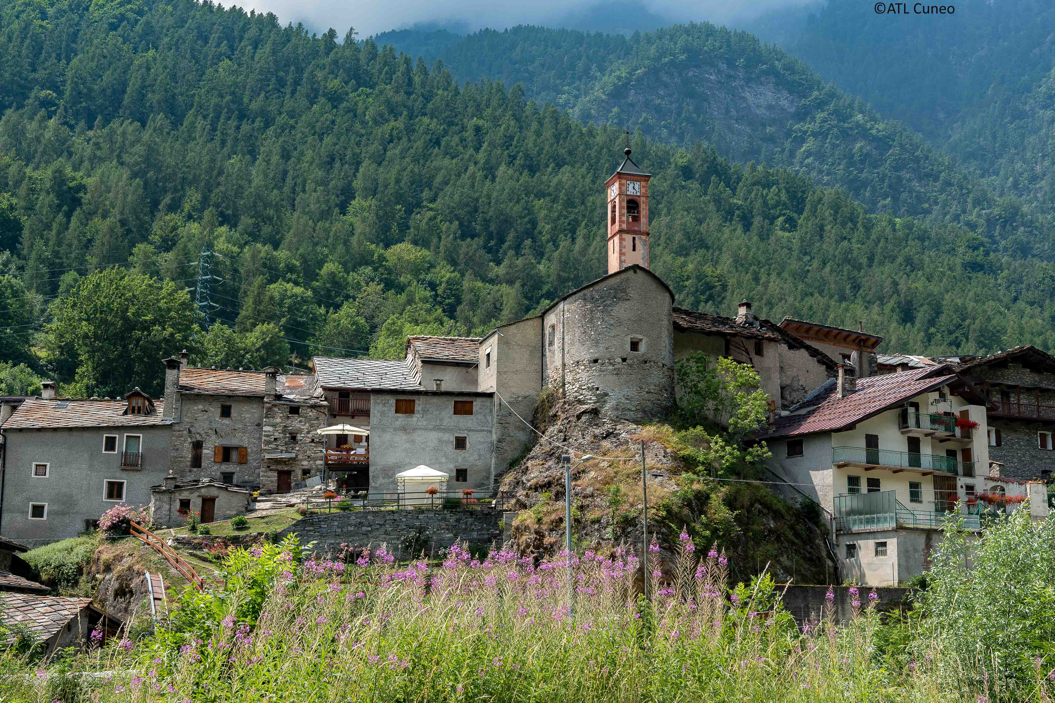 CASTELDELFINO, STORIA, TURISMO E NATURA - visitcuneese