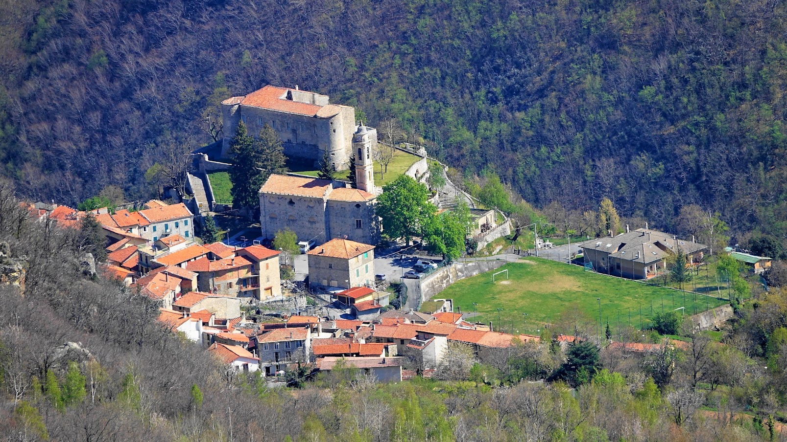 CASTELLO DEI CONTI CEPOLLINI DI ALTO E CAPRAUNA - visitcuneese